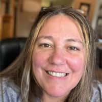 Jennifer Holzhauser (@JenniferTravelAgent) Official Clapper | Watch ...