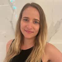 Lisa Cloutier (@LisaCloutier) Official Clapper | Watch Lisa Cloutier's ...